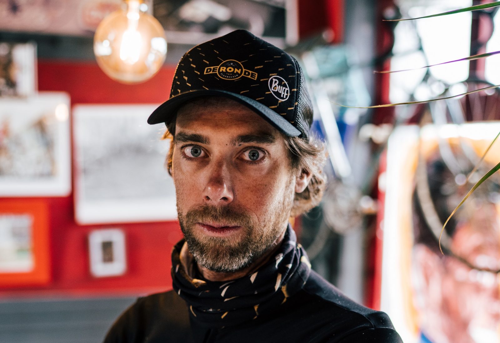 BUFF creates caps and more for the Tour of Flanders cycling race ...