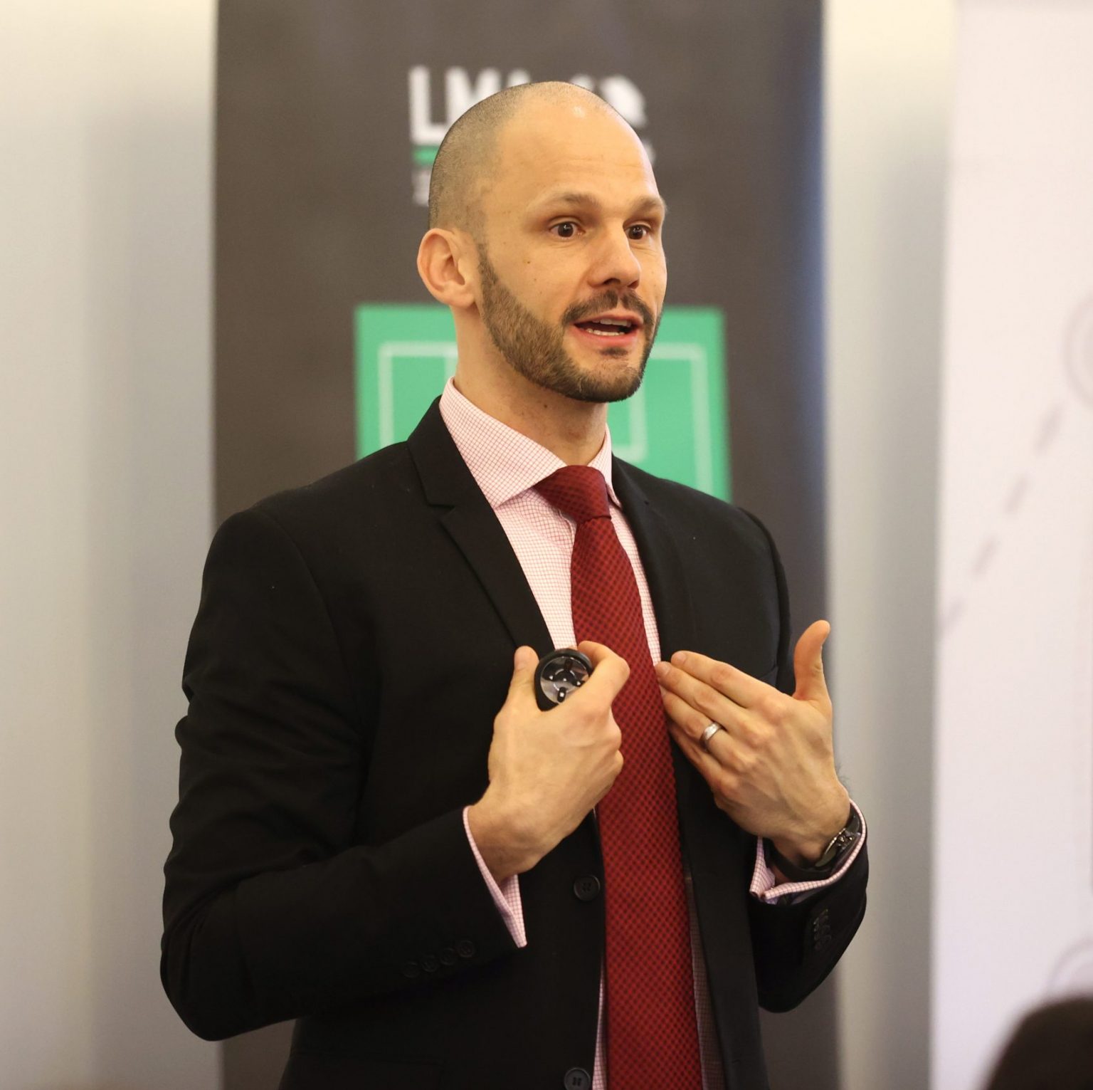 PEAK40 by Dr Marc Bubbs – Adventure 52