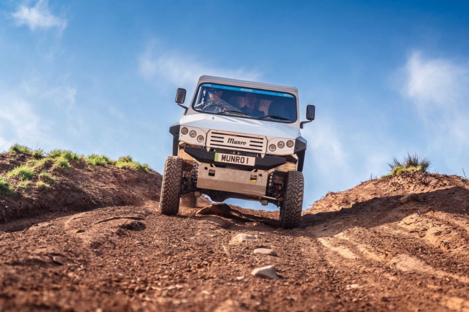 Check out the electric 4x4 called the Munro MK_1 – Adventure 52